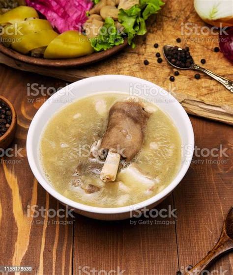 쇠고기 고기 토마토 소스와 양파 수마크의 조각양고기 국물 수프 0명에 대한 스톡 사진 및 기타 이미지 0명 고기 돼지고기 Istock