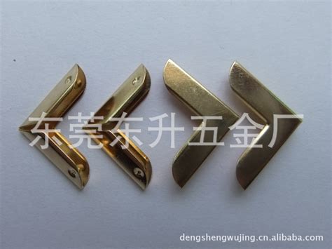 供应自动锁扣 礼盒扣 木盒五金配件 珠宝盒锁 首饰盒合页 弹簧铰 阿里巴巴