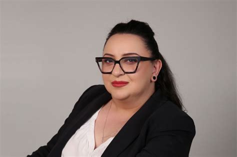 Տաթեւ Ղազարյան «Մանկուց կոտրվելու շատ առիթներ եմ ունեցել թատրոնը չի թողել մաղձոտ ու մոխրագույն