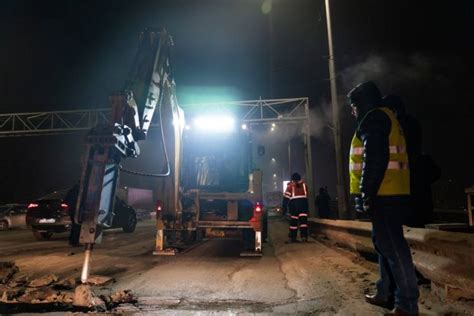 Специалисты начали экспресс ремонт опасного деформационного шва на Кузбасском мосту