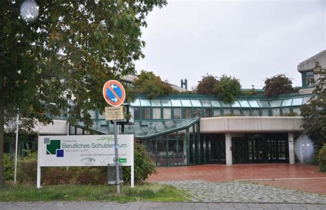 So Starten Berufs Wirtschafts Und Technikerschule In Das Neue Schuljahr