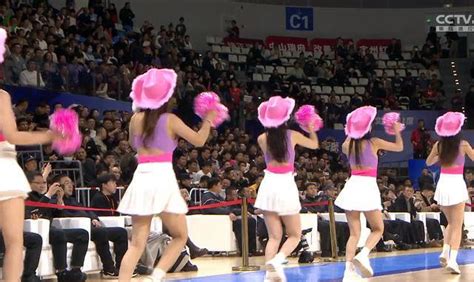 Cba广东队大胜德比，新援张文逸和吉伦沃特发挥亮眼广州队阿姆斯广州