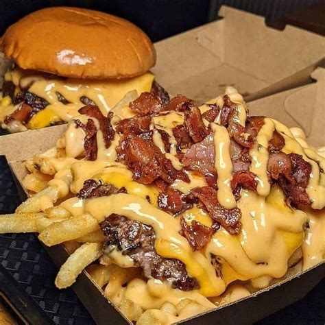 Delicious Bacon Cheeseburger With Fries Cheeseburger And Fries