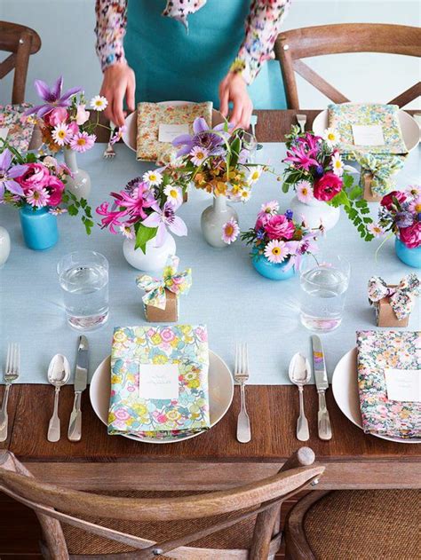 Geburtstagsparty Ideen Blumenvasen Und Servietten Idée Déco Table Anniversaire Decoration