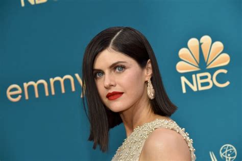 Alexandra Daddarios Braless Boobs In Sheer Dress At 74th Annual Primetime Emmy Awards In Los
