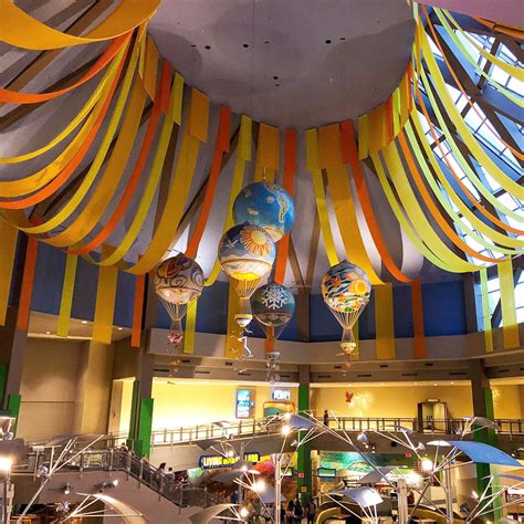 Sunshine Seasons · Epcot · Disney World