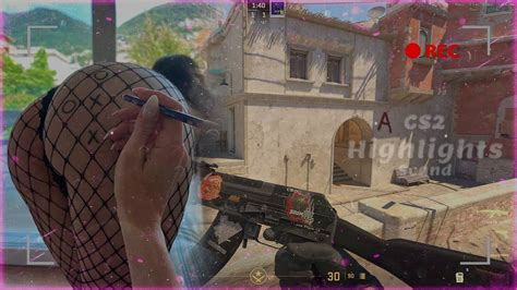 Девочка в классе YouTube