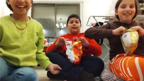 عملنا تحدي ألوان أنا ألون 🟥 و رهف الون🟩و كنده الون🟧 Youtube