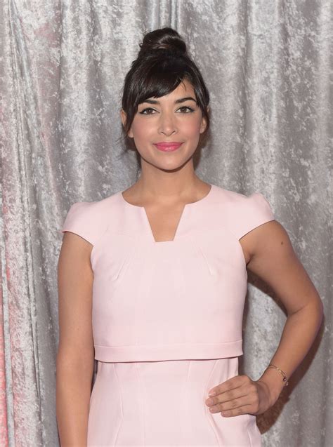 Hannah Simone Page 3 Hawtcelebs