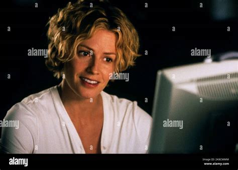 Elisabeth Shue Linda