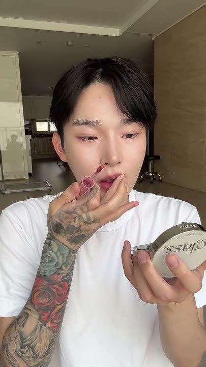 셀프로 머리 자르고 메이크업하기 Youtube