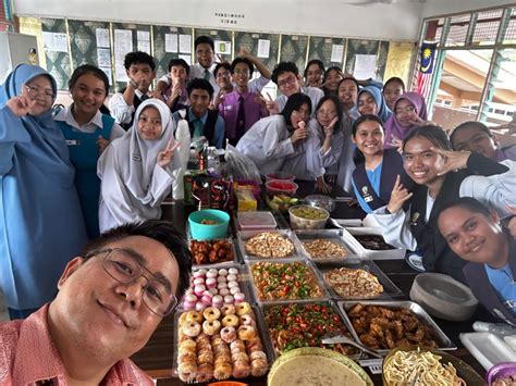 Sambutan Hari Guru Smk Lundu Meriah Utusan Borneo Online