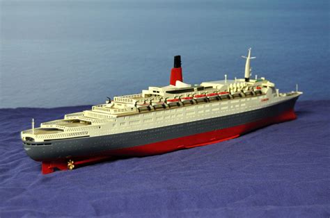 Rms Queen Elizabeth 2 1450 Ocean Liners