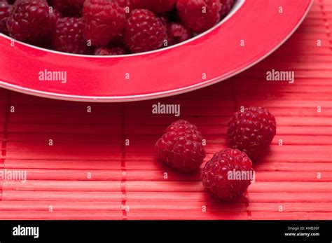 Progenies Fruits Fruit Ripeness Berries Raspberry Raspberries