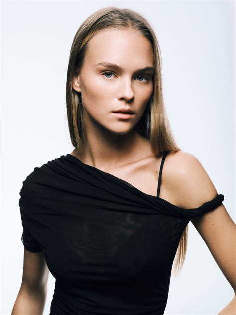 Nina Helms Duo Model Mgmt