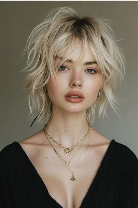 38 Gorgeous Chin Length Haircuts For A Bold Look Chin Length Haircuts