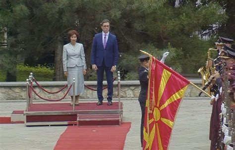 Влегува во Вила водно новата претседателка на Македонија Гордана Сиљановска Давкова ВО ЖИВО