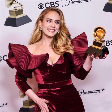 Adele On Grammy Awards ️ Famosos Rubia