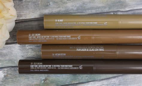 Caro Maybelline New York Brow Extensions