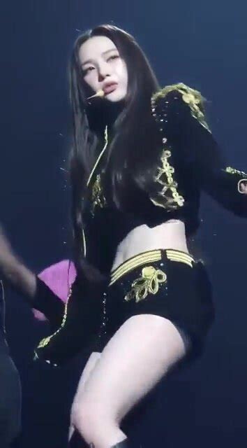Aespa Karina