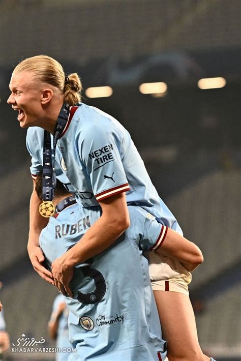 تصاویر جالب از بازیکنان منچسترسیتی و خانواده‌های‌شان در جشن قهرمانی لیگ