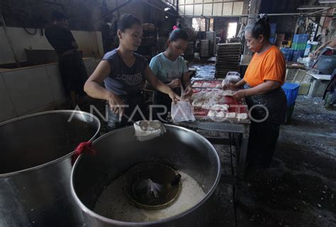 PENURUNAN PRODUKSI TAHU ANTARA Foto