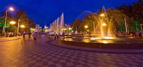 წელს ბათუმის მთავარ ნაძვის ხეს ბულვარში მრგვალ შადრევანზე დადგამენ Batumelebi • ახალი წელი