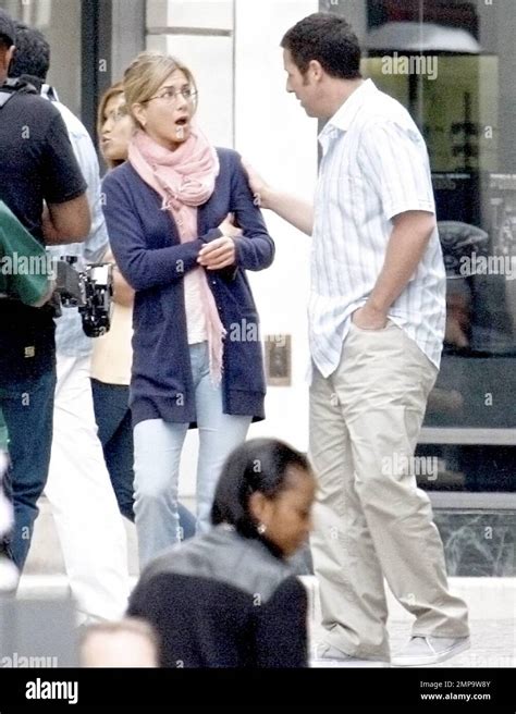 Jennifer Aniston And Adam Sandler Film A Scene For Their Upcoming Film Just Go With It