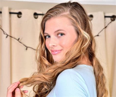 Sophie Sparks Biographywiki Age Height Career Photos And More