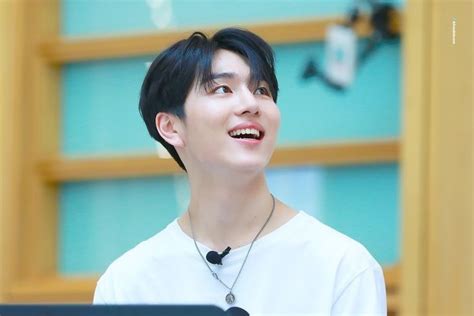 Pin By Vanessa Wai On Pentagon Pentagon Cube Ent Youtube