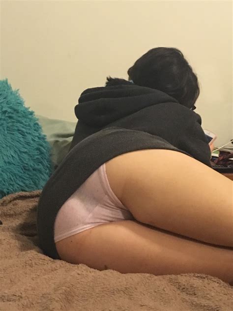 panty shot prinpluppeach