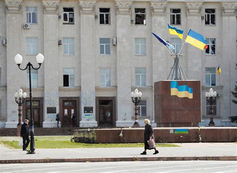 Росіяни обстрілюють Херсон Читайте на Ukr Net