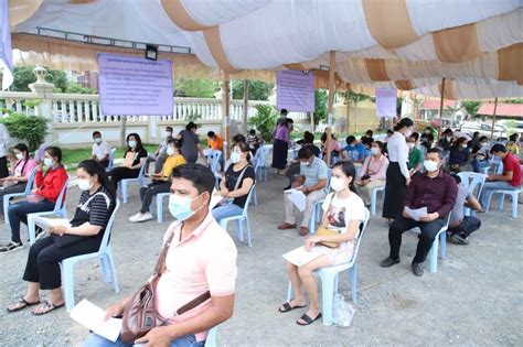 ក្រសួង ការ ងារ បើក យុទ្ធនា ការ ចាក់ វ៉ាក់ សាំង ទ្រង់ ទ្រាយ ធំ ដល់ ក្រុម ប្រឈម មុខ ខ្ពស់