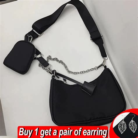 2022 여성을위한 새로운 패션 블랙 숄더 가방 나일론 체인 Crossbody 가방 대용량 메신저 가방 2pcs 일일 레이디