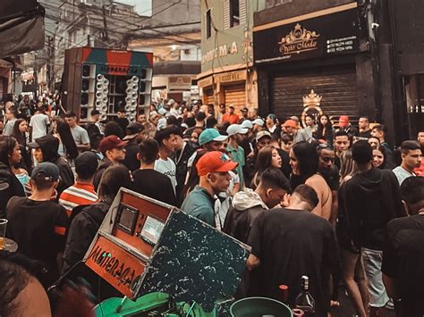 O Baile Funk Dentro Da Maior Favela De Sp