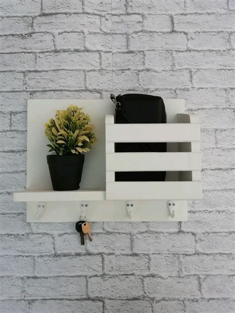 Настенная ключница из натурального дерева