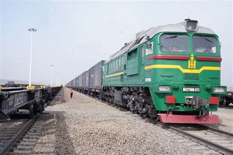 Тавантолгой төмөр зам