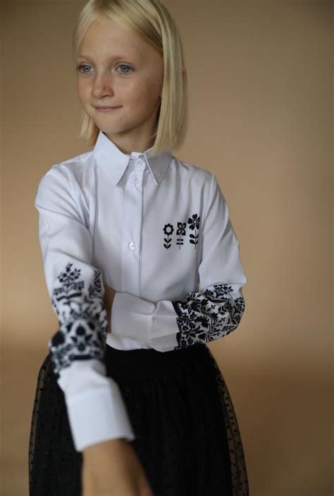 Блуза вишиванка шкільна біла для дівчинки — ціна 500 грн у каталозі Блузки Купити дитячі речі за