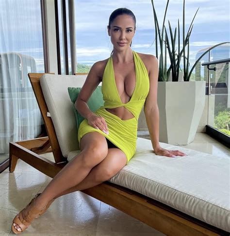 One Very Sexy Milf Rclubmilfs