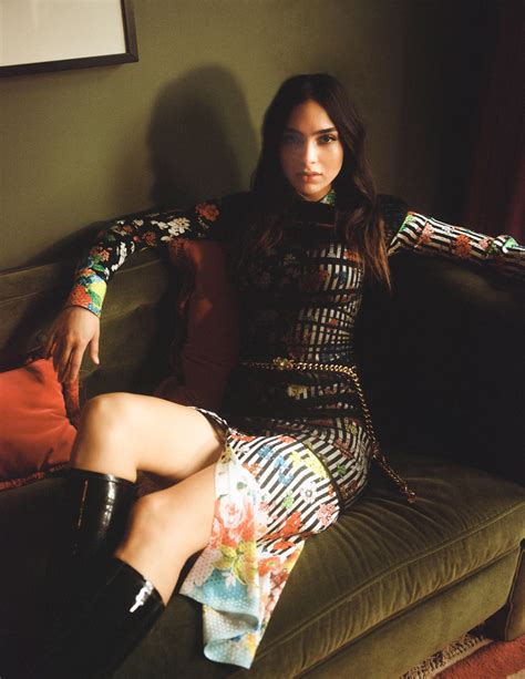 Iris Covet Book In The Heights Star Melissa Barrera