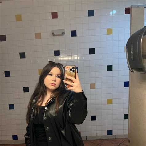 Izzy Gomez Izzy On Threads