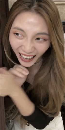 教大家让男人乖乖上交私房钱，这招管用吗 莫也视频直播 莫也视频直播 万佳直播吧直播专栏