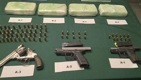 Andes On Line Descubren Armas De Fuego Y Drogas Abandonadas En El