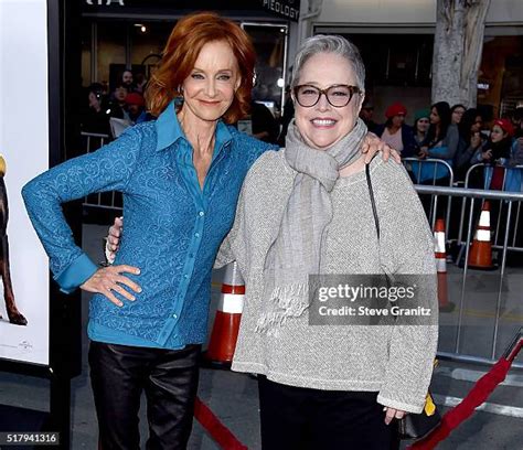 Swoosie Kurtz Photos And Premium High Res Pictures Getty Images