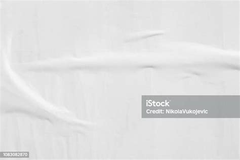 빈 흰색 오래 된 찢어진된 찢어진된 종이 구겨진 주름 잡은 포스터 그런 지 질감 배경 배경 표면 현수막 질감에 대한 스톡 사진 및 기타 이미지 Istock