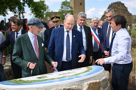People Polignac Comment La Visite En Haute Loire Du Prince Albert Ii