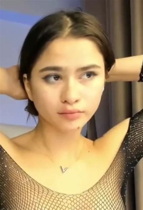 stripchat model s name please tell me 2 replies 1455354