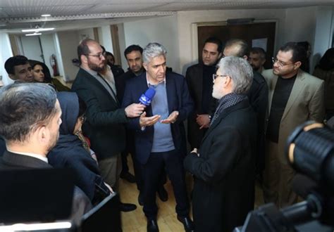 بازدید سرزده وزیرعلوم از خوابگاه دختران دانشگاه علامه تسنیم