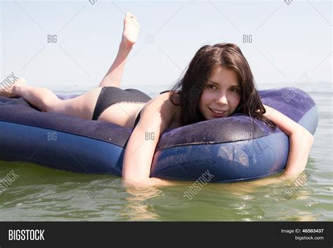 Porno Sex On The Sea On An Air Mattress 54 Photos Sex Pics