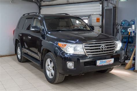 Замена линз в фарах Тойота Ленд Крузер 200 Toyota Land Cruiser 200 2013 Установка КсенонШоп